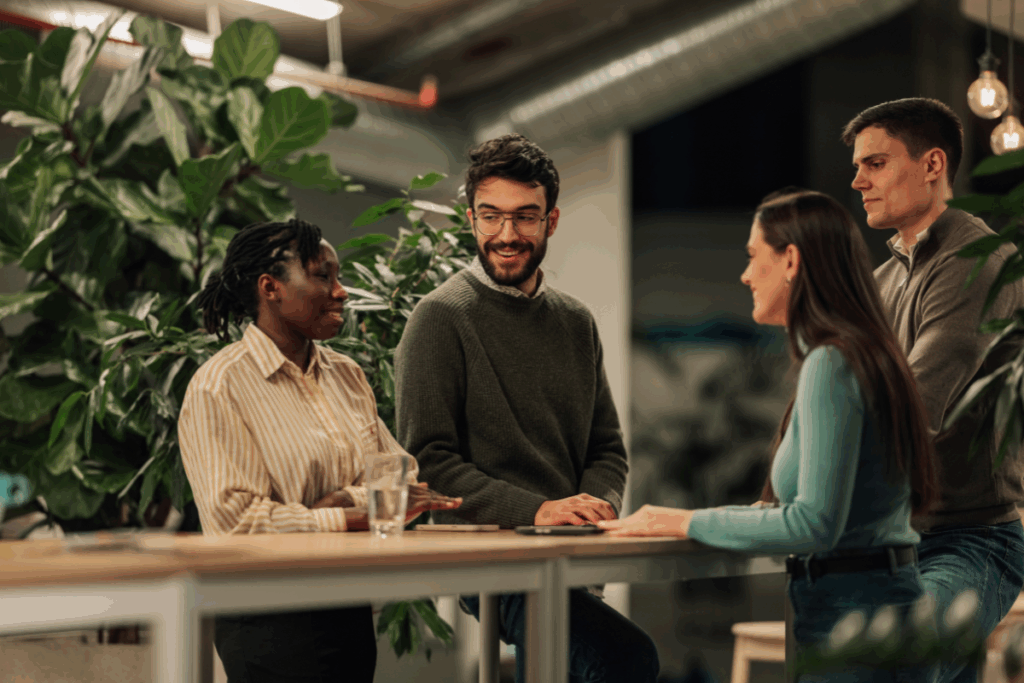 Psychologists are clear: people who leave parties without saying ...