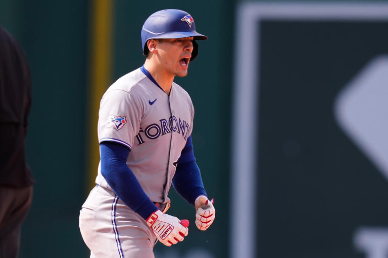 After a misplayed foul pop, Valenzuela hits go-ahead double in Blue ...