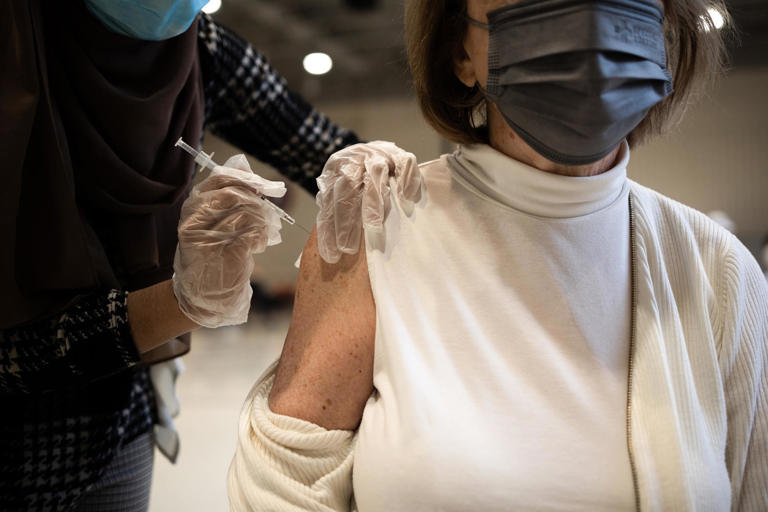 FDA panel recommends Moderna’s mRNA flu shot for older adults