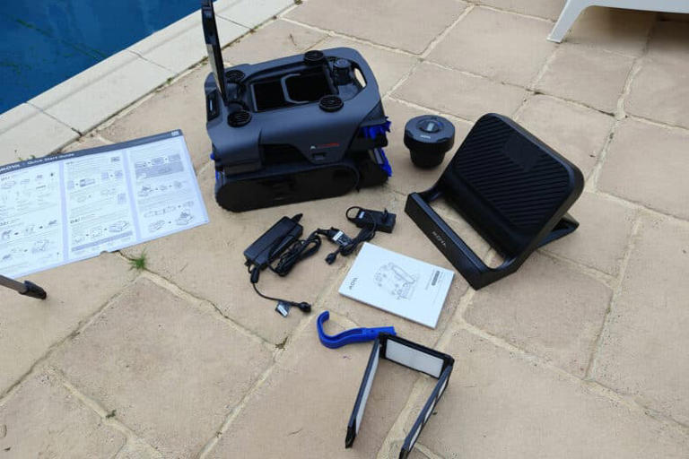 Test et avis du MOVA Rover X10, le robot piscine à cartographie laser ...