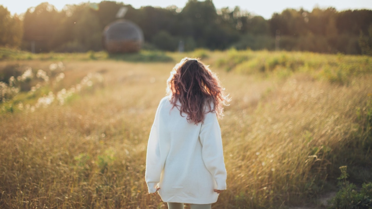 12 behaviors that could lead a woman to a life of loneliness, according ...