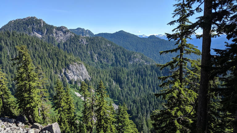 Canada's provincial mountain park outside Vancouver is a lake oasis for ...