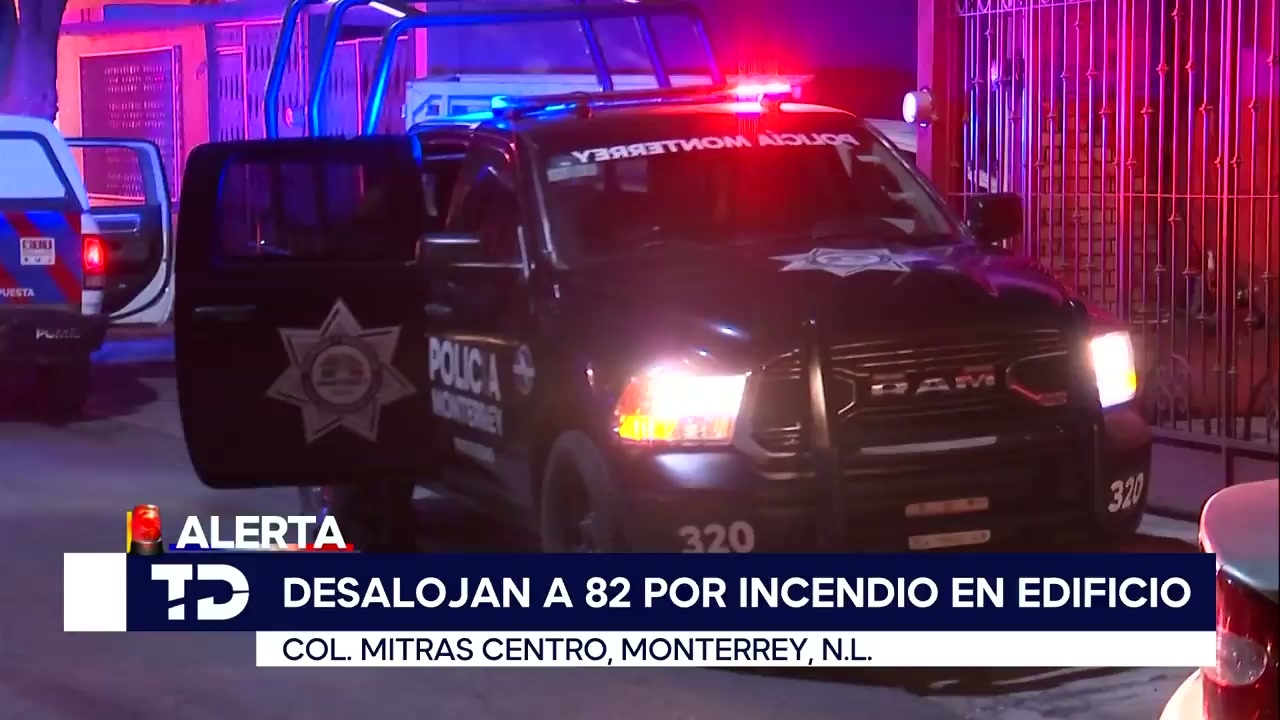 Incendio en Mitras Centro obliga al desalojo de departamentos en Monterrey