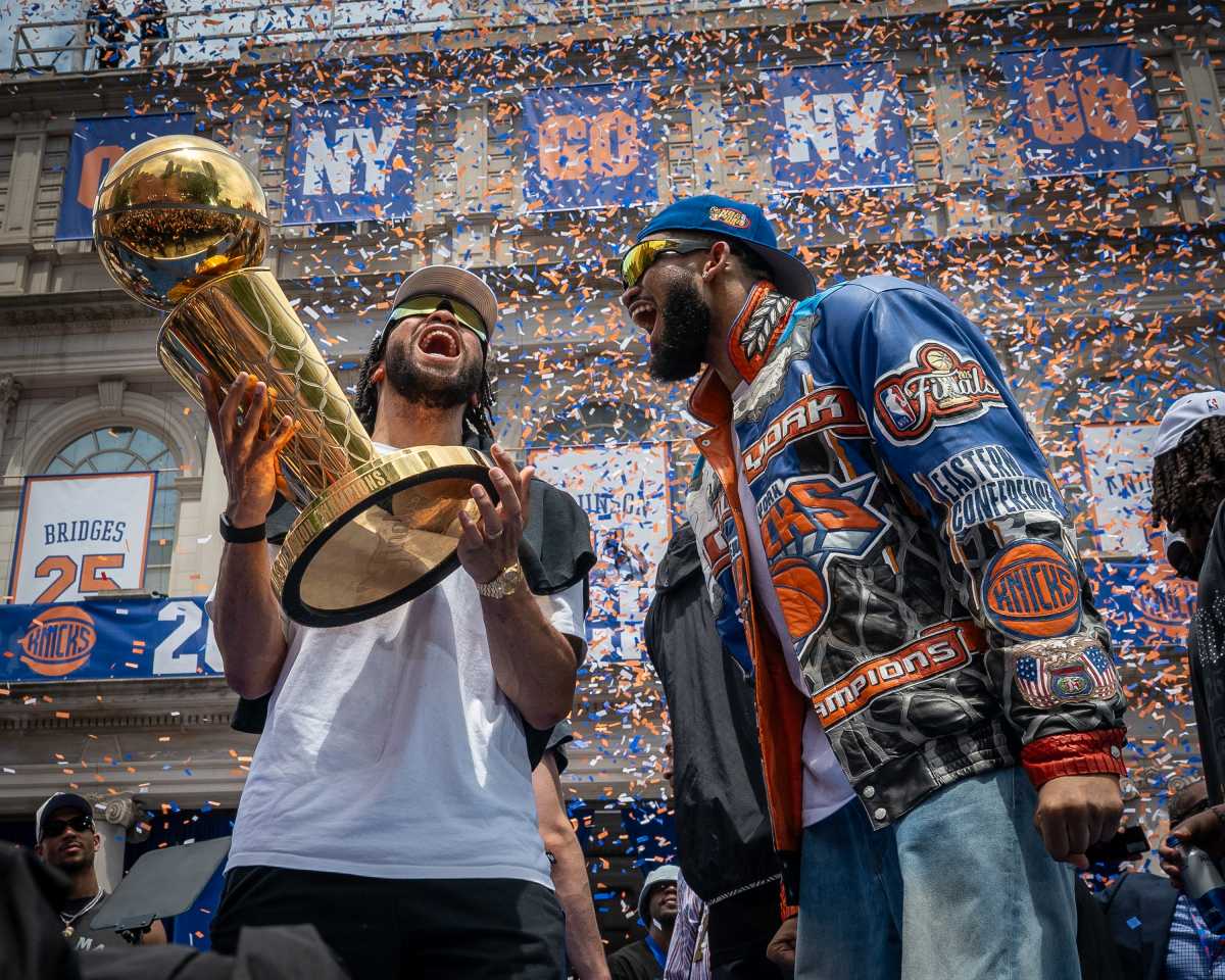 Knicks parade: Mamdani gives Knicks keys to the city after historic ...