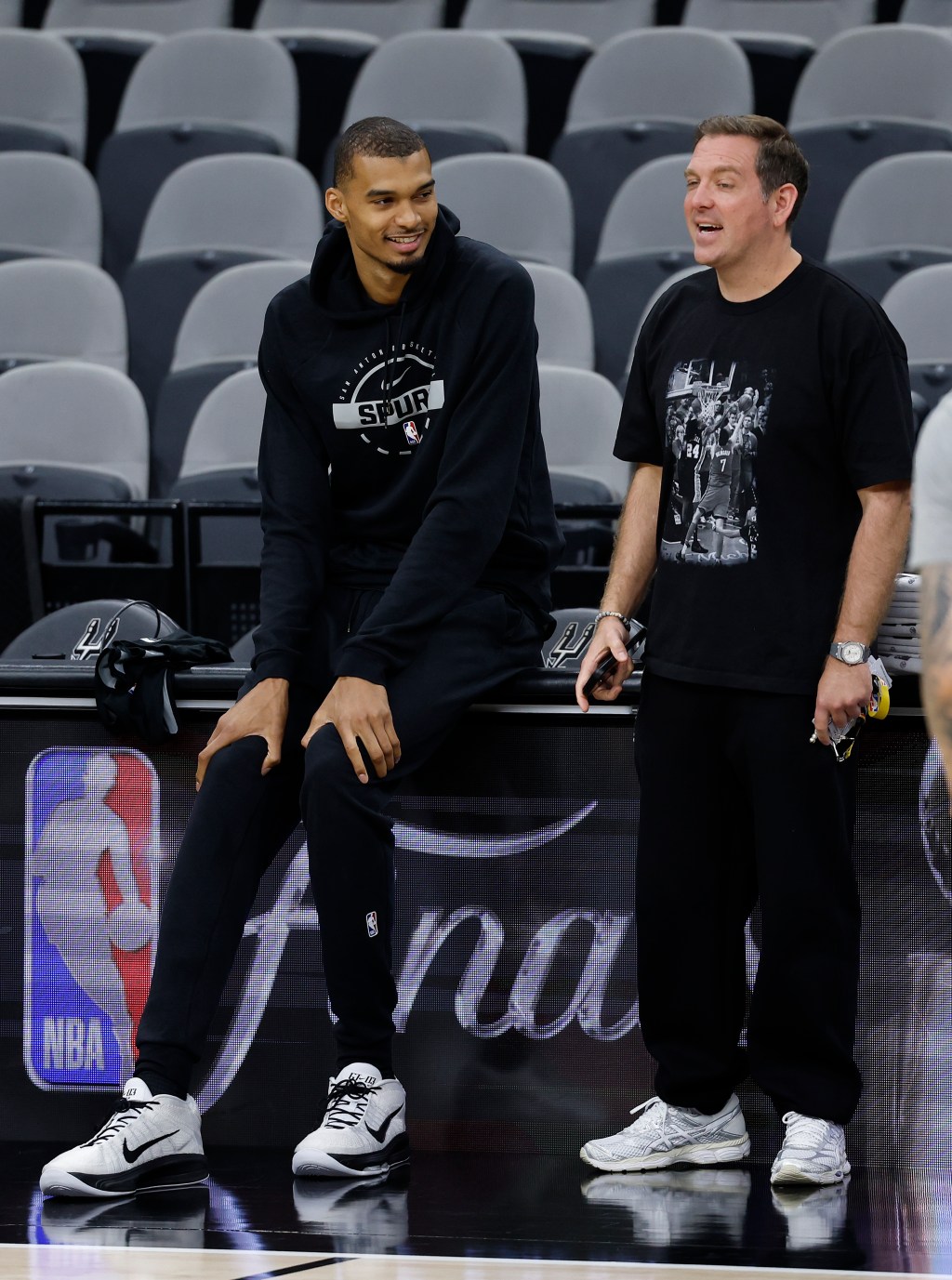 San Antonio Spurs owner quietly expands Hawaii cattle ranch to 900 ...