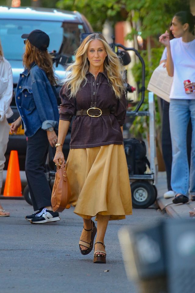 Sarah Jessica Parker wore the only skirt-and-shoe combo you need for summer