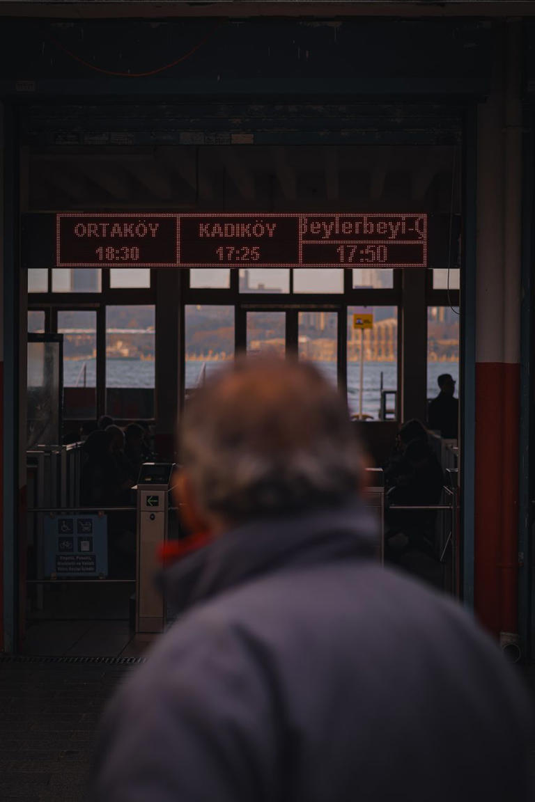 5 ferry terminal habits that keep boarding from turning into a sprint