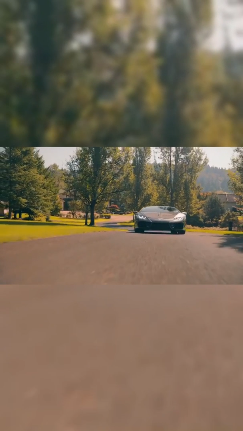 Lamborghini Huracan meets the Hummer H1