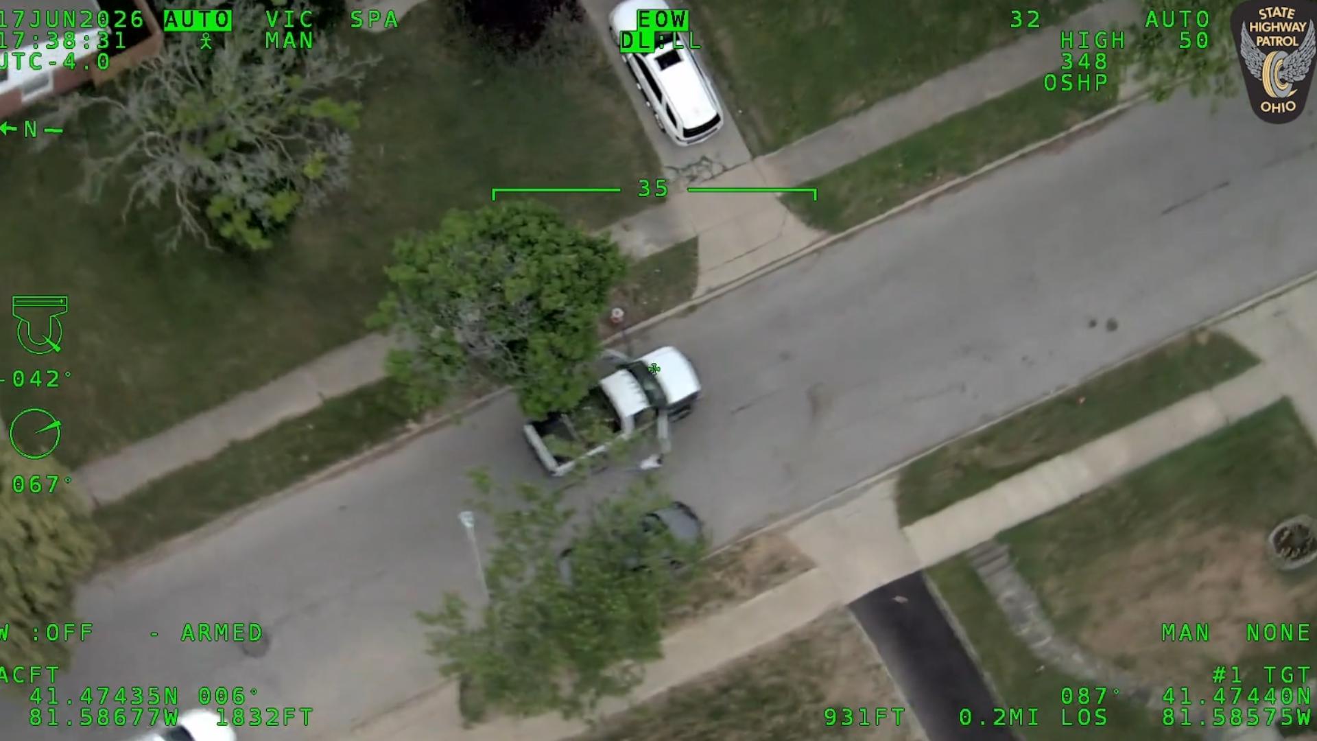 Video: OSHP helicopter tracks fleeing suspect in Cleveland