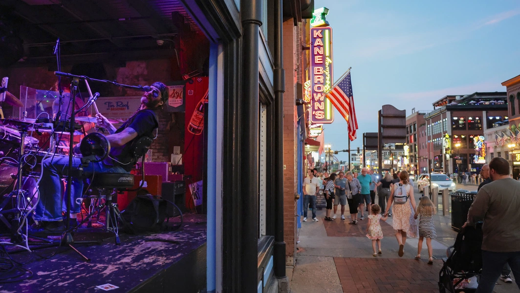 10 US cities ranked by friendliness and social barriers
