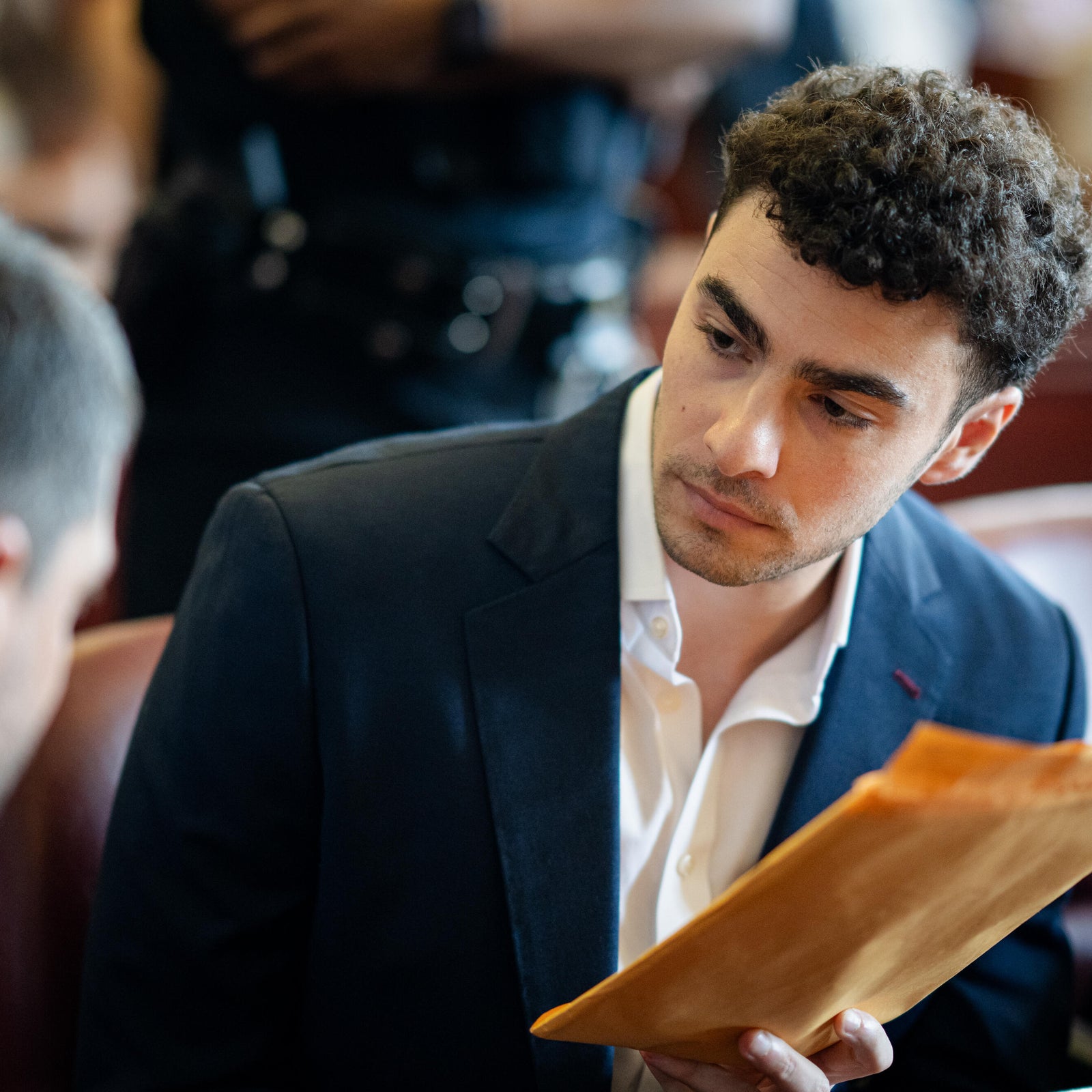 Mangione's attorneys discussed possible plea deal but talks fell apart ...
