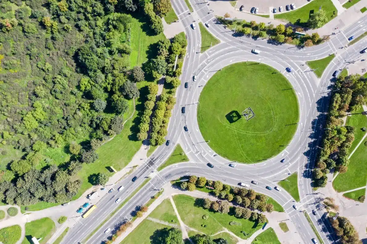 Pourquoi beaucoup de conducteurs confondent rond-point et giratoire ...