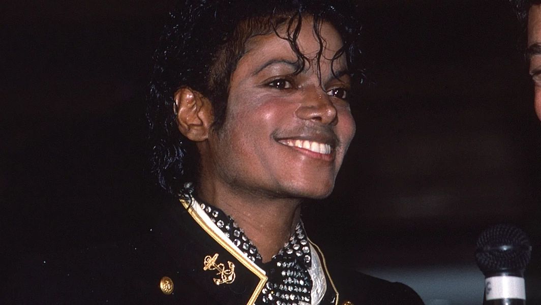 15 record-breaking album sales worldwide