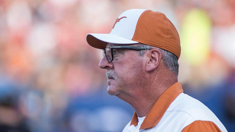 Texas softball rebuilds coaching staff with key addition