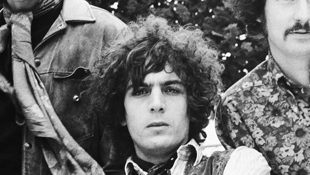 Pink Floyd and Led Zeppelin: Rock legends compared