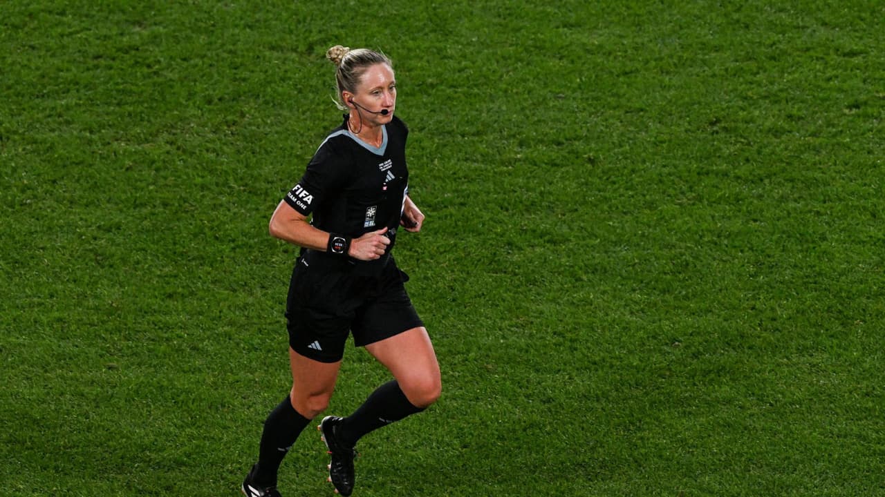 Who is Tori Penso? First American woman referee to officiate a match at ...