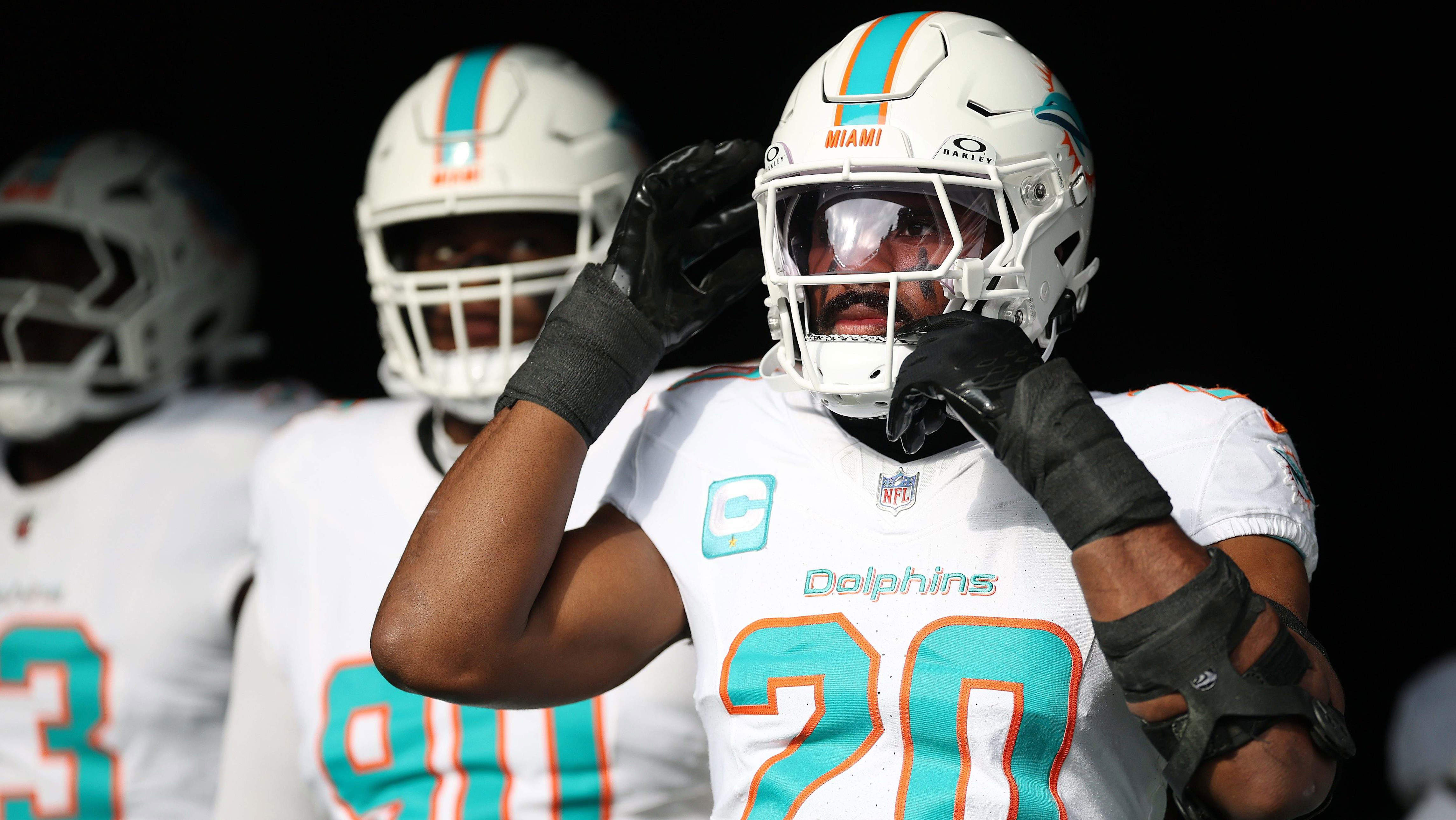 Dolphins urged to make 'final offseason move' with All-Pro LB Jordyn Brooks