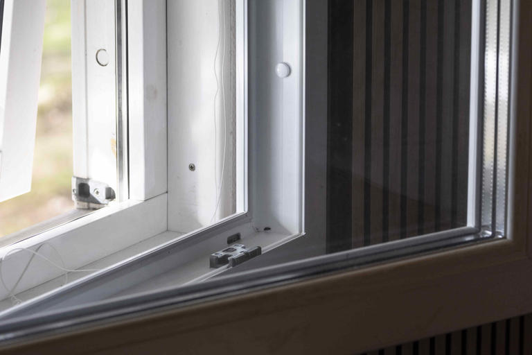 This lazy window track cleaning hack makes dirt disappear