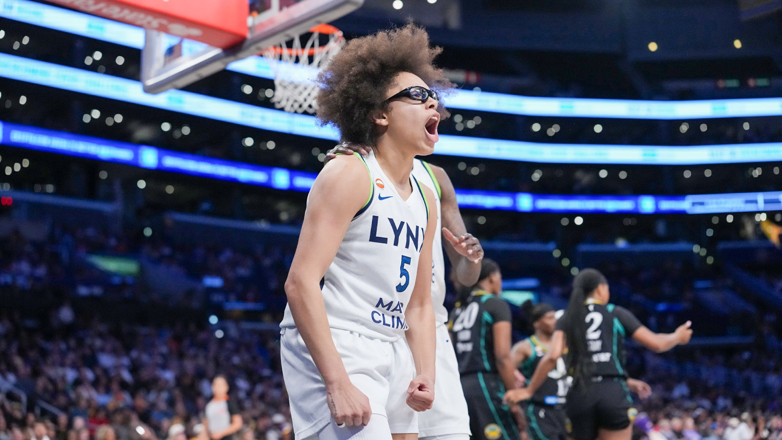 Olivia Miles’ record-setting game leaves Sparks coach tipping cap after ...