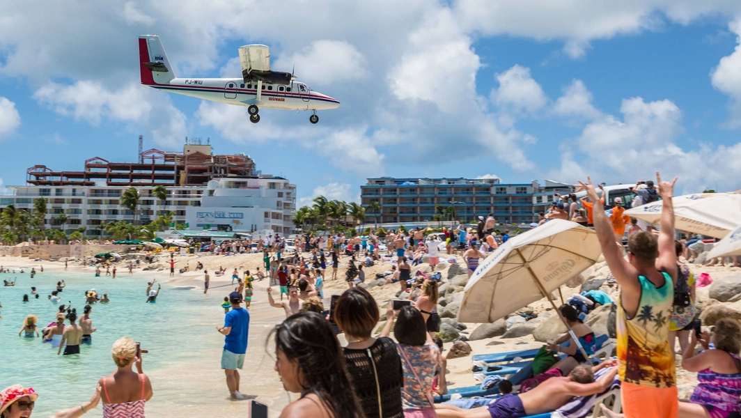 Maho Beach thrills with jets and Caribbean vibes