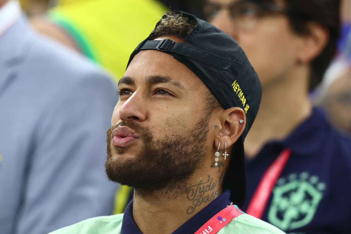 Brazil's Neymar out vs. Haiti, eyes World Cup knockout stages