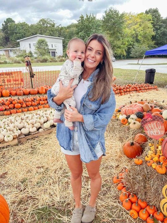 Influencer Carly Douglas dead at 36 after fighting stage 4 cancer with ...