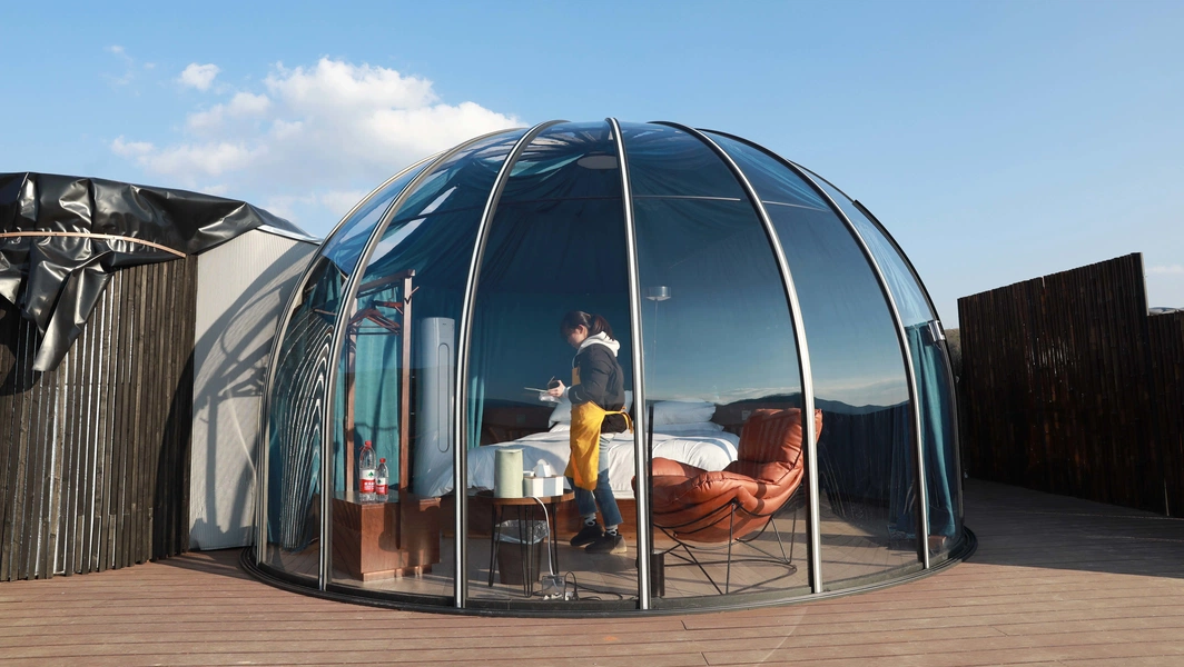 5 innovative glass and tent structures worldwide