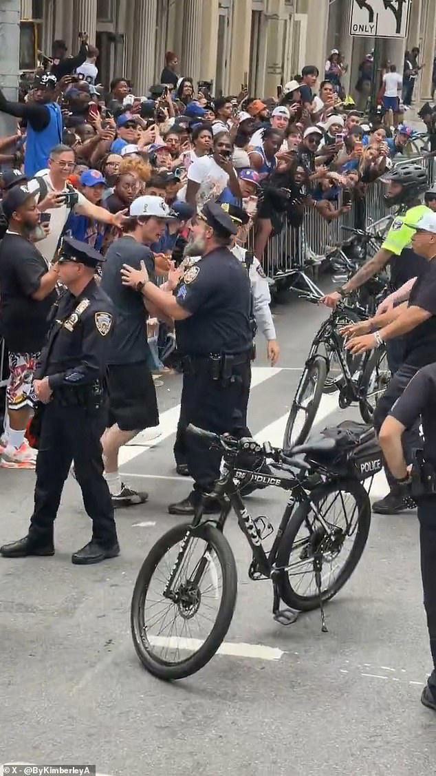 Shocking moment Knicks star is manhandled by NYPD after being mistaken ...
