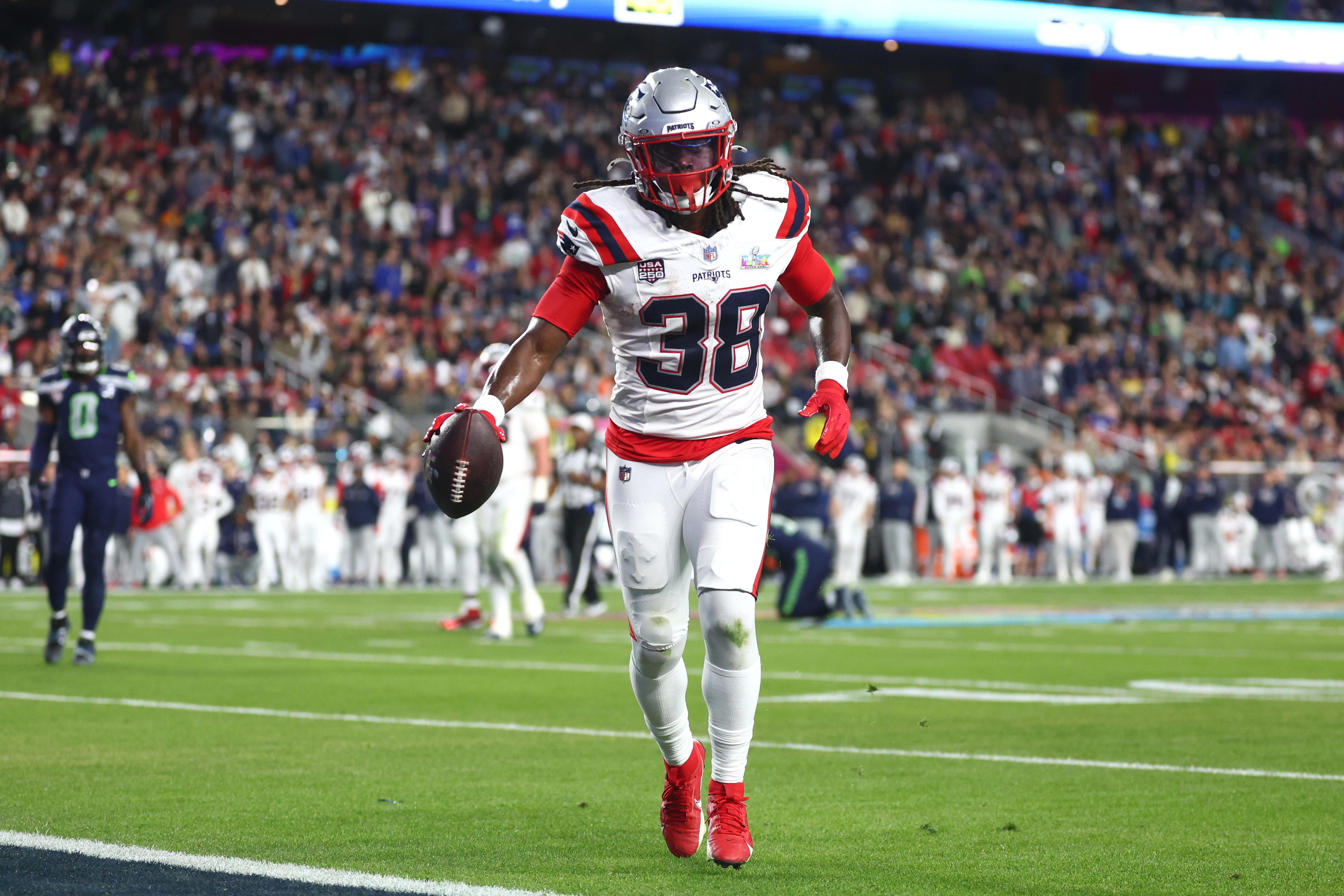 3 unexpected current Patriots players make franchise’s All-PFF team