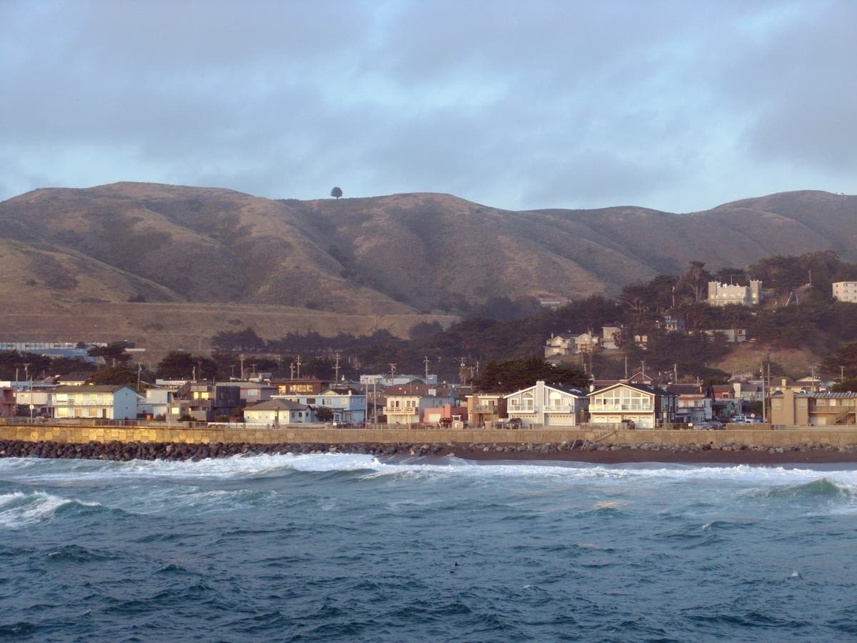Fisherwoman swept into ocean by sneaker wave after pier closure in ...