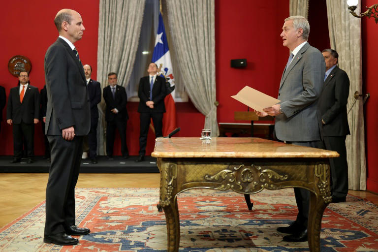 Kast ajusta suas promessas após um turbulento início de governo no Chile