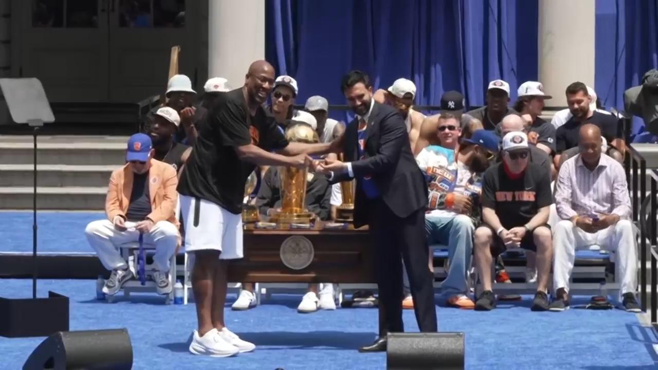 New York Knicks celebrate NBA championship, receive keys to the city