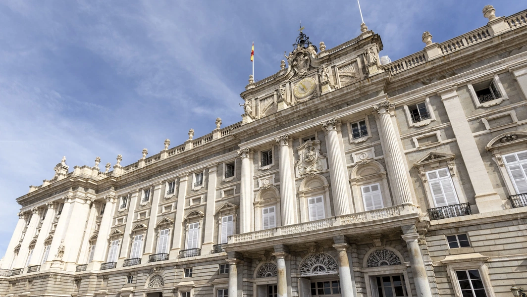 15 royal palaces of global monarchies