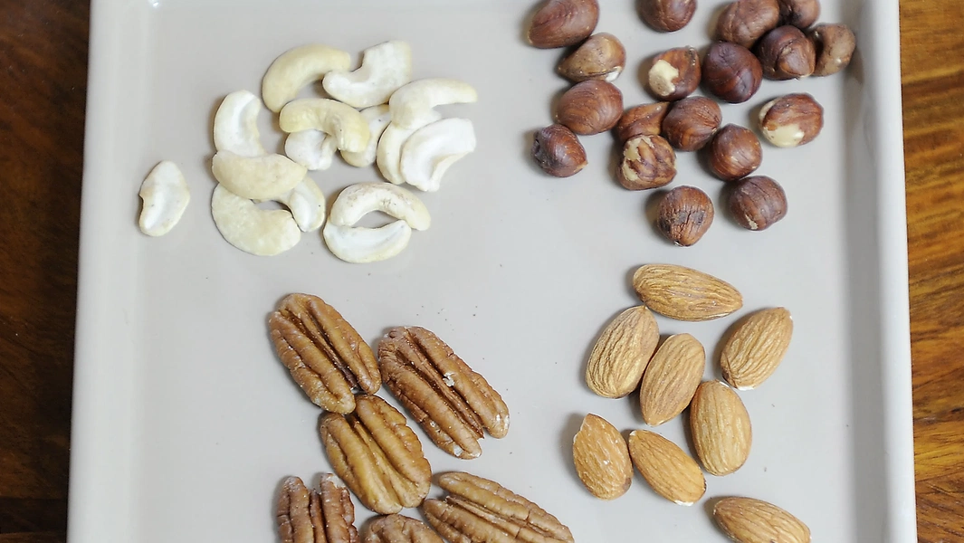 Easy keto granola ingredients, preparation, and serving ideas