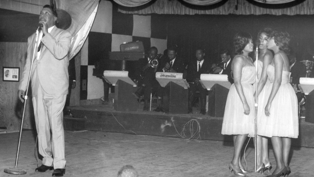 18 timeless R&B ballads and love anthems