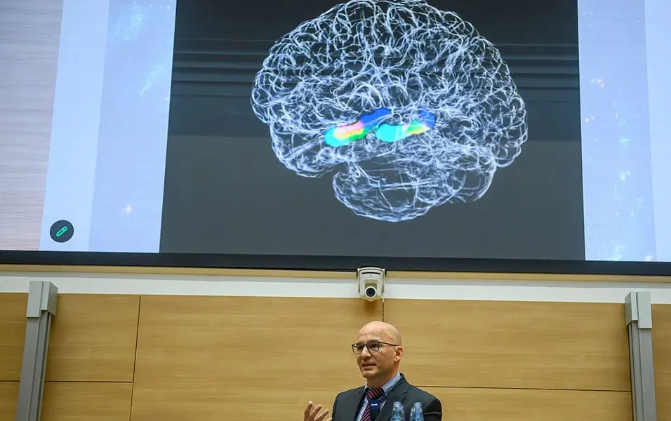 Experts outline five daily habits to protect brain health