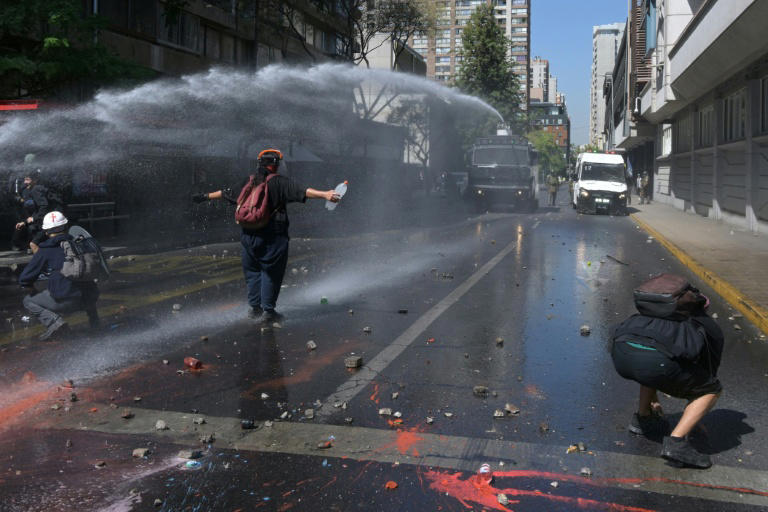 Kast ajusta suas promessas após um turbulento início de governo no Chile