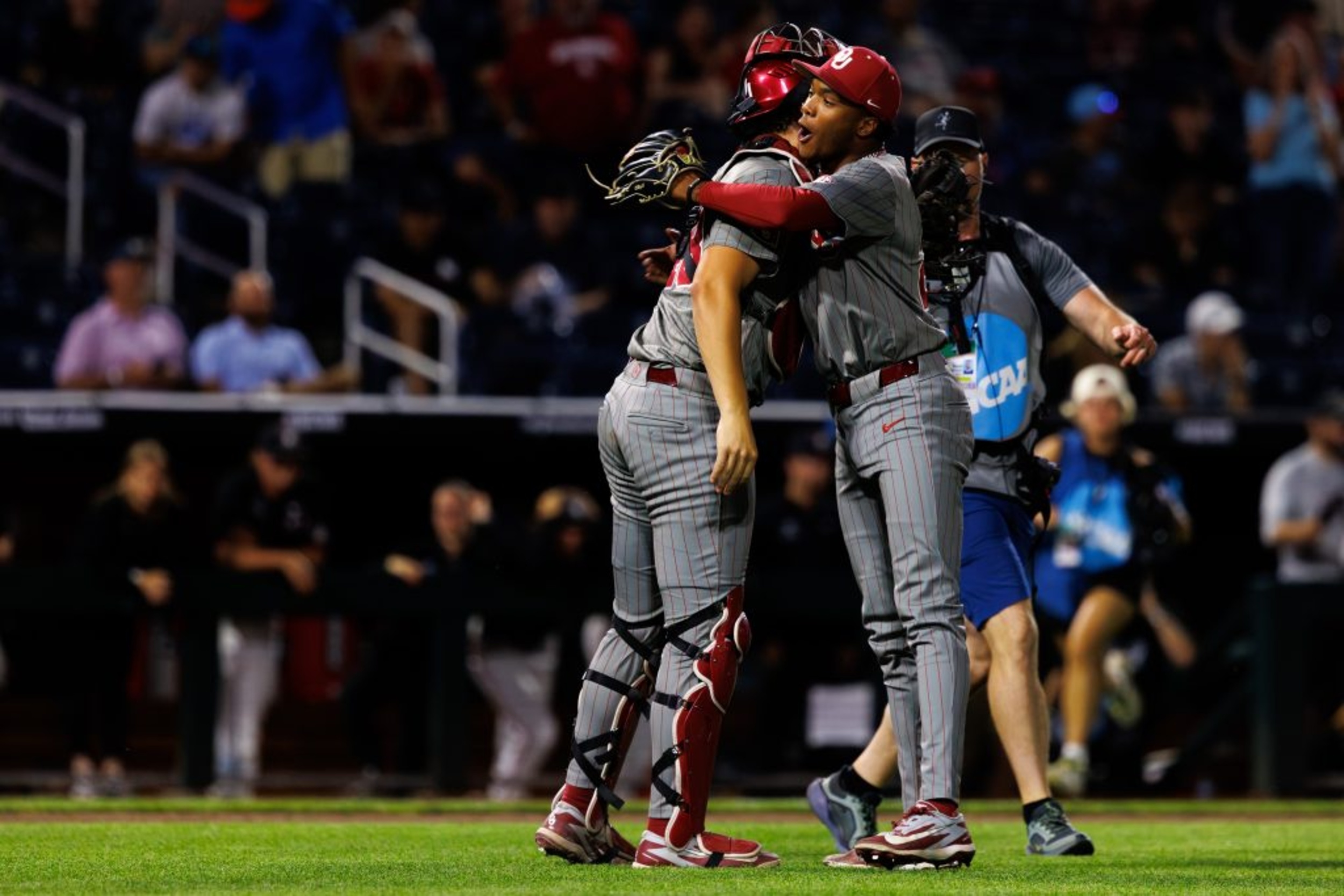 CWS recap: North Carolina, Oklahoma advance to finals
