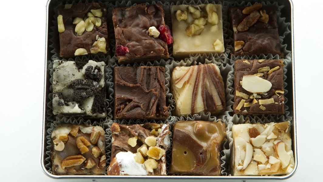 5 varieties of classic and flavored fudge
