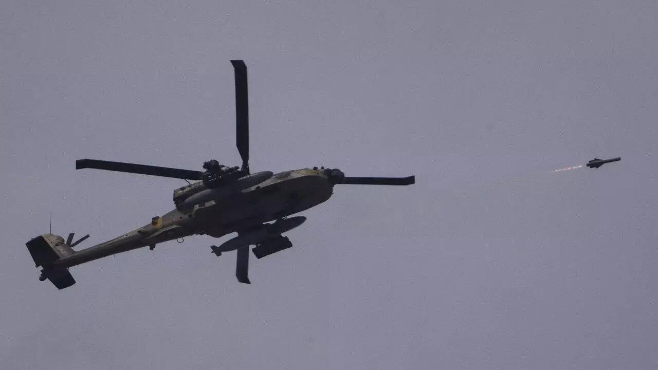 US Army Apache gunship goes down near Strait of Hormuz: Report