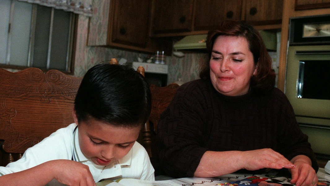 Bilingual parenting tips for raising confident kids