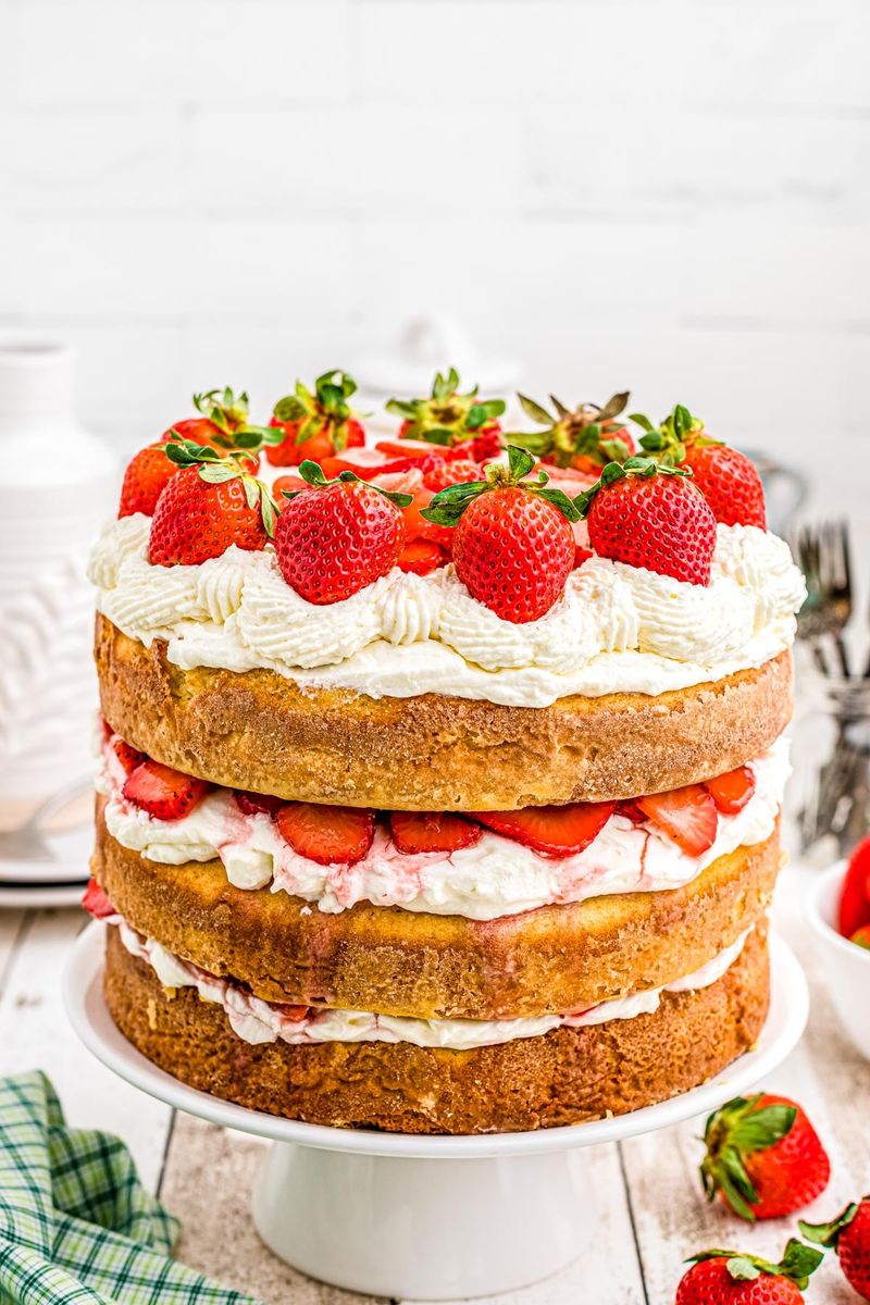 24 easy berry bakes for June birthdays and garden parties