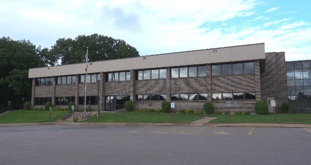 Dubuque school board approves $1.9 million offer to buy Keystone AEA ...