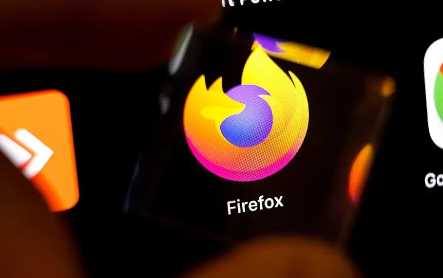 AI finds decades-old Firefox flaw, prompts federal compliance action