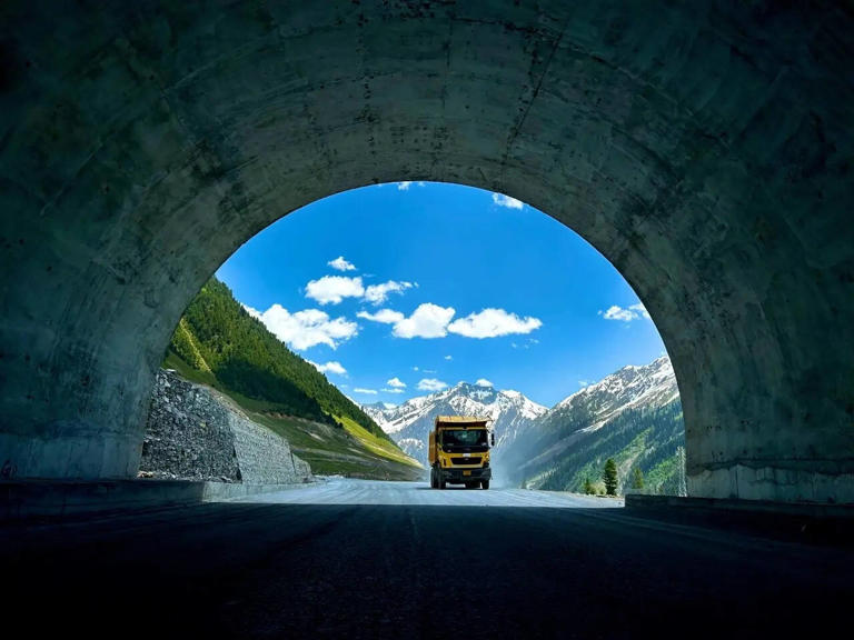 Zoji La tunnel's major 'breakthrough' milestone! World's longest bi ...