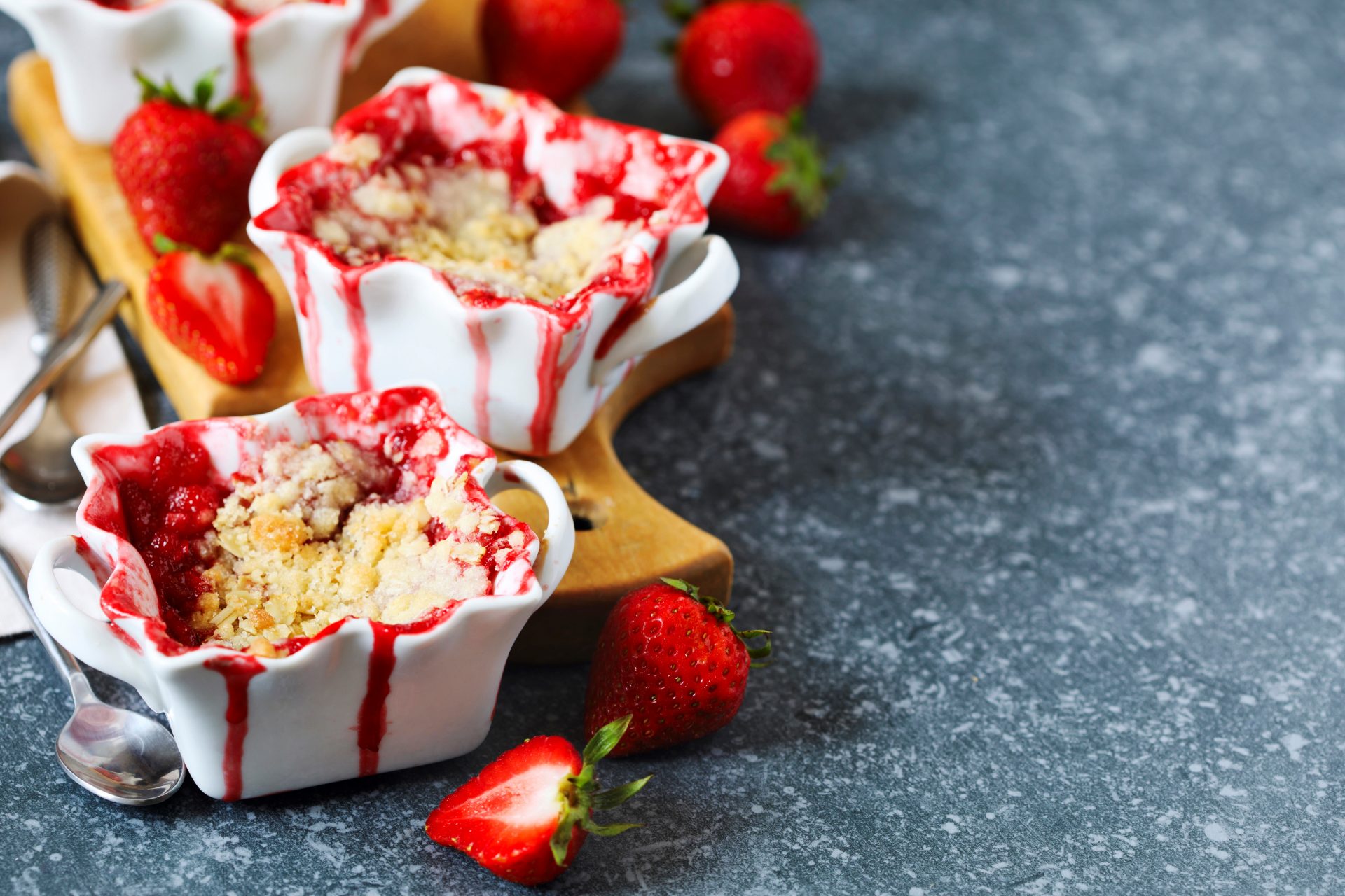 Fragole: 15 idee golose per non mangiarle sempre con la panna