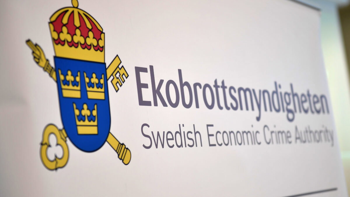 Tre åtalas för marknadsmanipulation