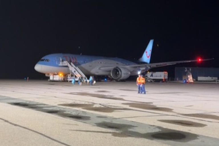 TUI pilot grounds Manchester Airport flight 2,200 miles away after ...