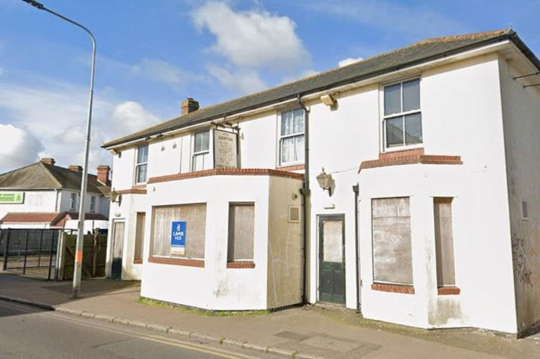 Shut-down Clacton pub building to be transformed into local shop