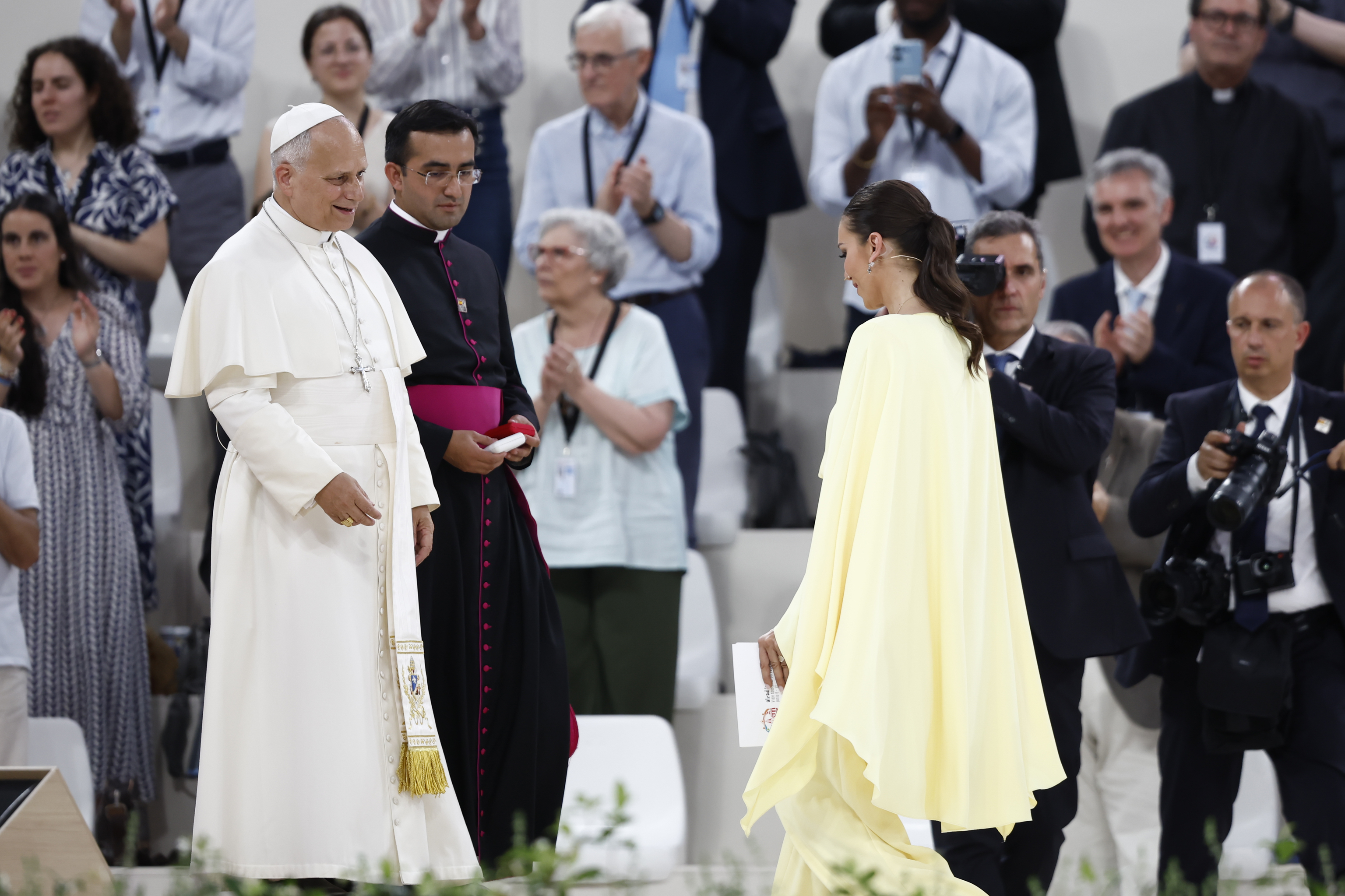 El look de Patricia Pardo para presentar el encuentro del papa León XIV ...